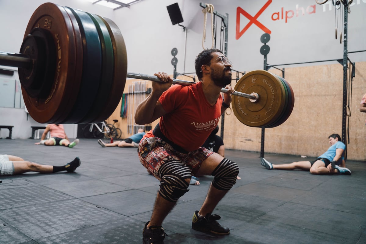 CrossFit: Fuerza, Técnica y Comunidad | Entrenamientos en Alpha